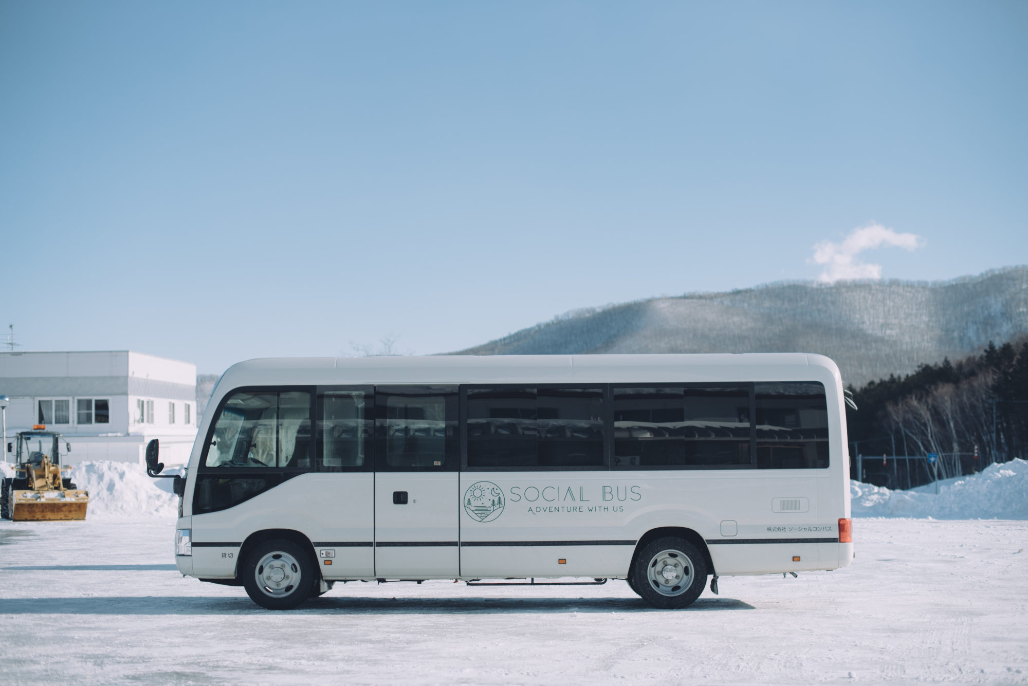 Social Bus - Hokkaido Guide